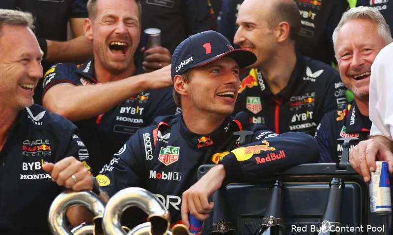 Verstappen verwijst geruchten naar prullenbak: ‘Hebben nooit zoiets gehad’